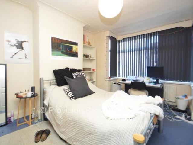 8 bedroom terraced house for rent in Mayville Avenue, Hyde Park, Leeds, LS6
