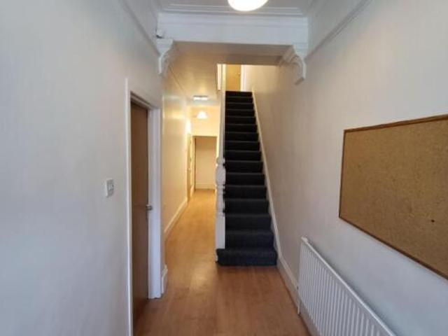 8 bedroom terraced house for rent in Scarsdale Road, Manchester, M14