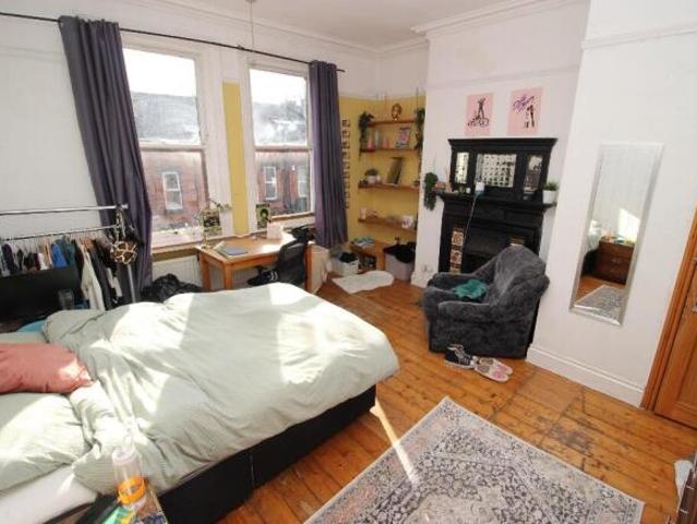 8 bedroom terraced house for rent in Regent Park Terrace, Leeds, West Yorkshire, LS6