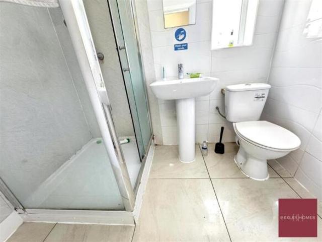8 bedroom terraced house for rent in Riverdale Road, Erith, DA8