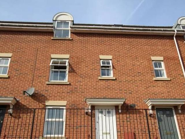 8 bedroom terraced house for rent in Wright Way Stoke Park BS16
