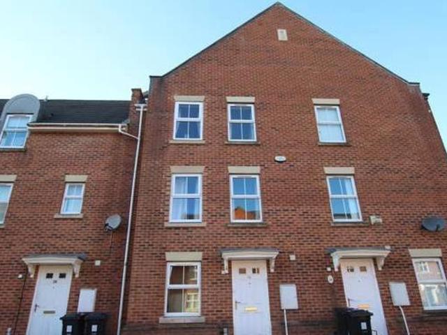 8 bedroom terraced house for rent in Wright Way Stoke Park BS16