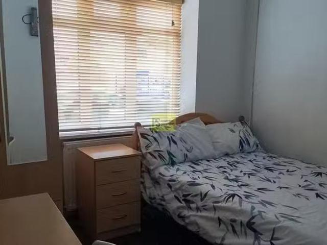 8 bedroom terraced house for rent in Tiverton Road, Selly Oak.