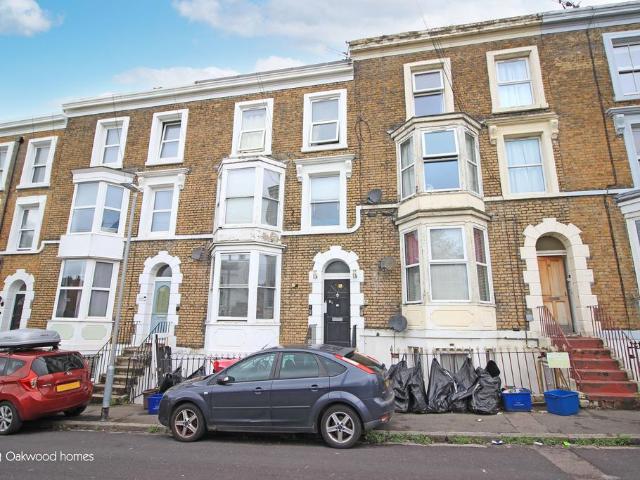 8 bedroom terraced house for sale