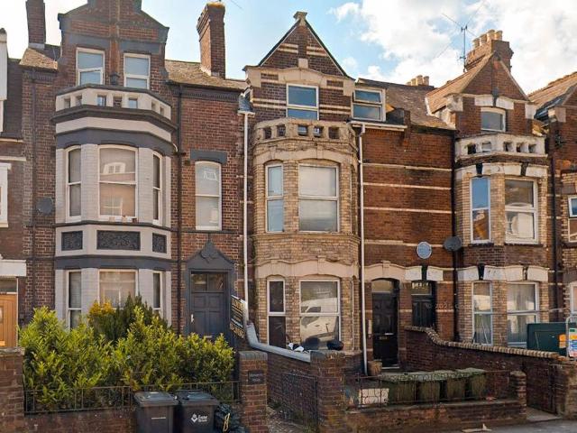 8 bedroom terraced house for sale