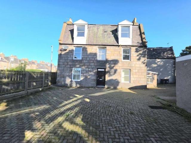 8 bedroom terraced house for sale