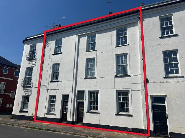 8 bedroom terraced house for sale