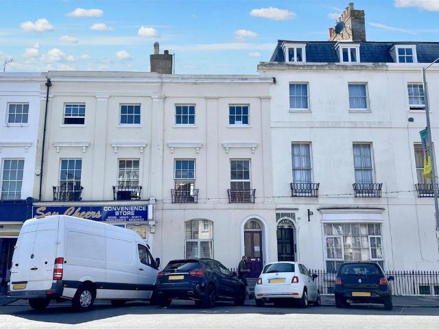 8 bedroom terraced house for sale