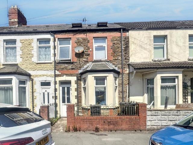 8 bedroom terraced house for sale