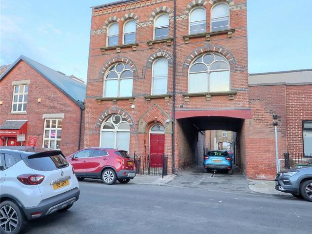 8 bedroom terraced house for sale