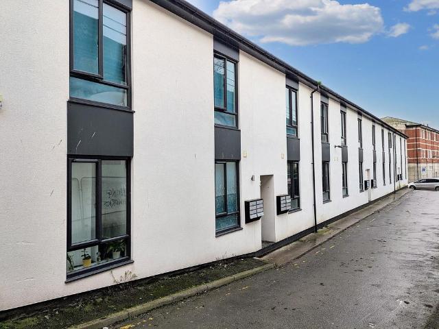 8 bedroom terraced house for sale