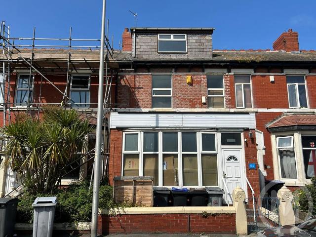 8 bedroom terraced house for sale
