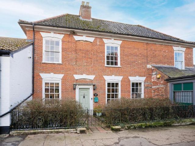8 bedroom terraced house for sale