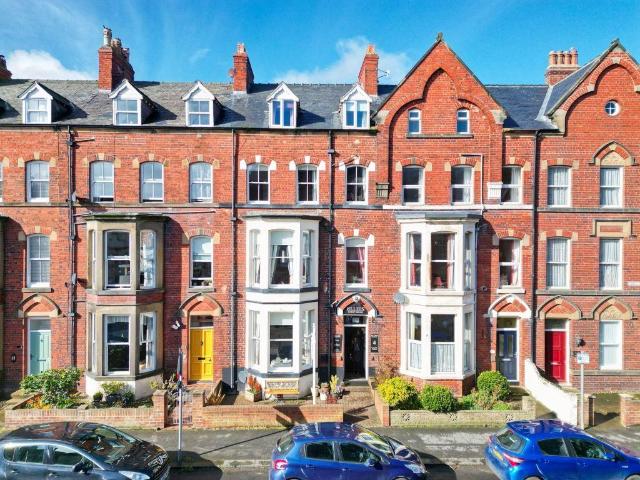 8 bedroom terraced house for sale