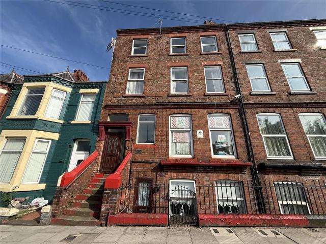 8 bedroom terraced house for sale