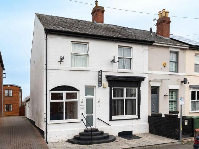 8 bedroom terraced house for sale
