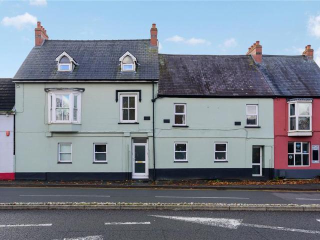 8 bedroom terraced house for sale