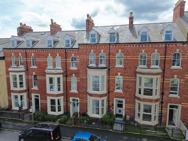 8 bedroom terraced house for sale