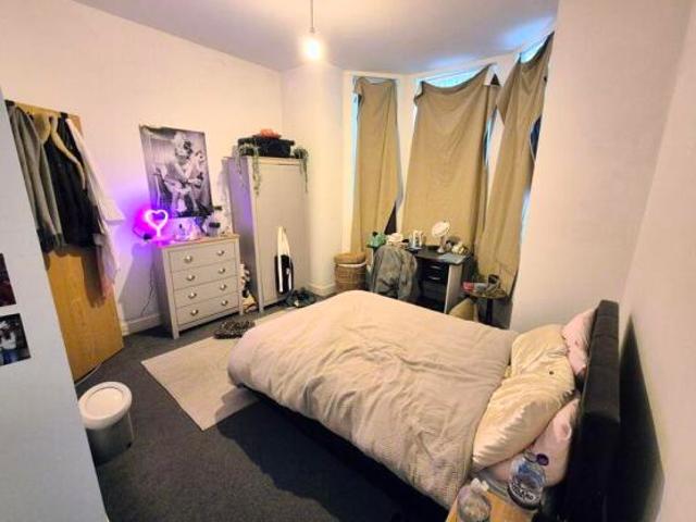 8 bedroom terraced house for sale in Brudenell Road, Leeds, LS6