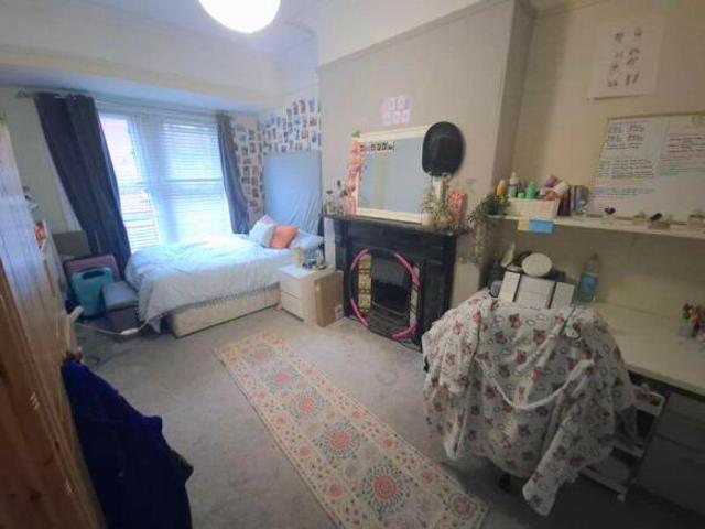 8 bedroom terraced house for sale in Delph Lane, Leeds, LS6