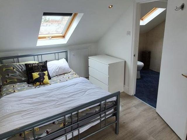 8 bedroom terraced house to rent