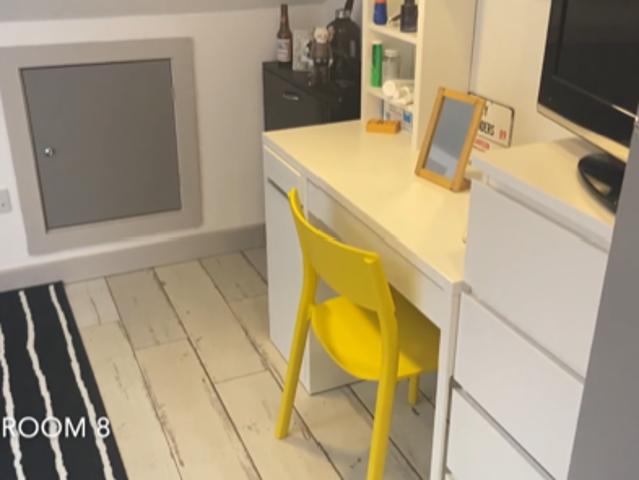 8 bedroom terraced house to rent