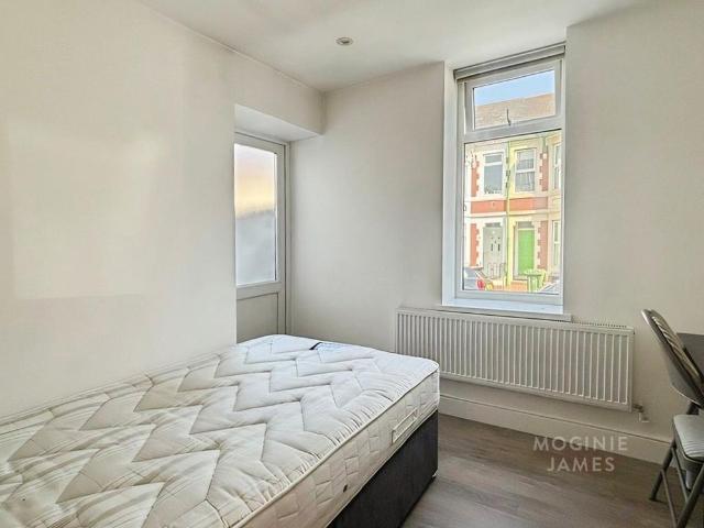 7 bedroom terraced house to rent