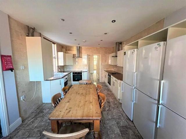 8 Bedroom Terraced House To Rent In Derby Road, Lenton, Nottingham, NG7