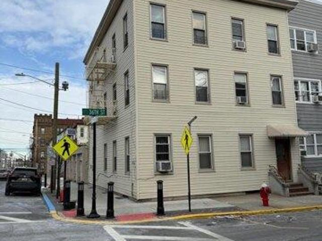 8 bedroom, Union City NJ 07087 104758721