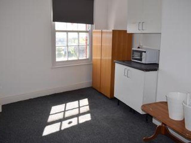 8 Bedrooms Flat for rent in London Road, Romford RM7