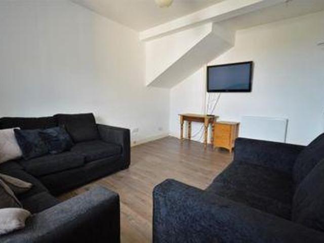 8 Bedrooms Flat for rent in Nicolson Street, Edinburgh EH8