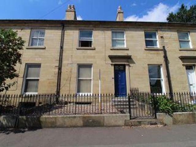 8 Bedrooms for rent in Portland Street, Huddersfield HD1