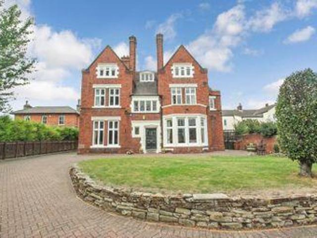 8 Bedrooms for sale in The Mount, Pontefract WF8