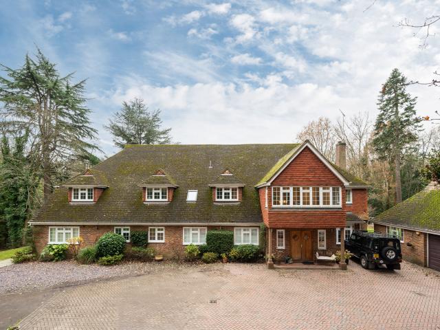 8 Bedrooms House for Rent in Church Road | Foxtons