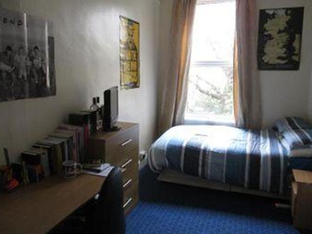 8 Bedrooms Houseboat for rent in Cardigan Road, Hyde Park, Leeds LS6