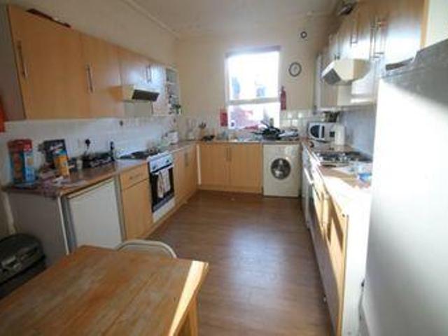 8 Bedrooms Terraced house for rent in Brudenell Avenue, Hyde Park, Leeds LS6