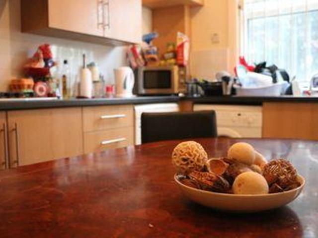 8 Bedrooms Terraced house for rent in Hyde Park Road, Leeds LS6