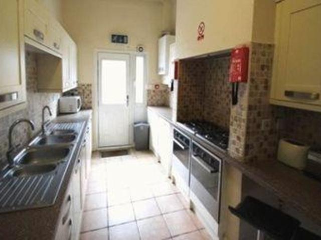 8 Bedrooms Terraced house for rent in Kirkstall Road, Burley, Leeds LS3