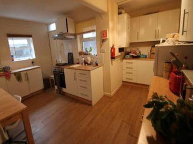 8 Bedrooms Terraced house for rent in Regent Park Terrace, Hyde Park, Leeds LS6