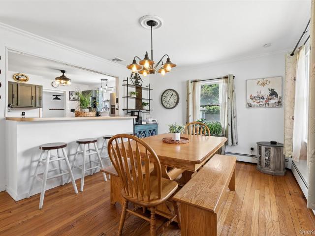 8 Beecher Avenue