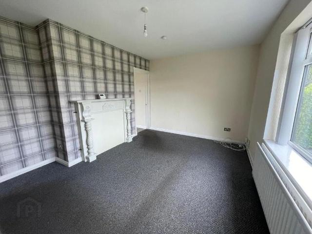 8 Bengore Gardens, Larne, BT40 2AW
