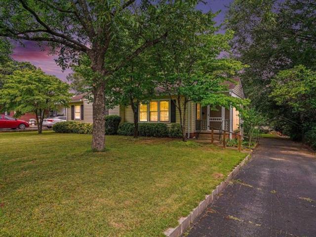 8 Bent Twig Dr, Greenville, SC 29605