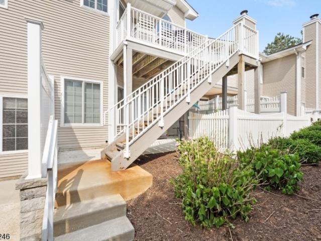 8 Bentley Court