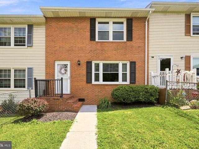 8 Biggs Dr, Front Royal, VA 22630