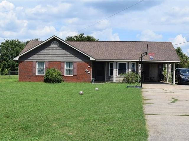 8 Blackberry Ct, Fort Mitchell, AL 36856