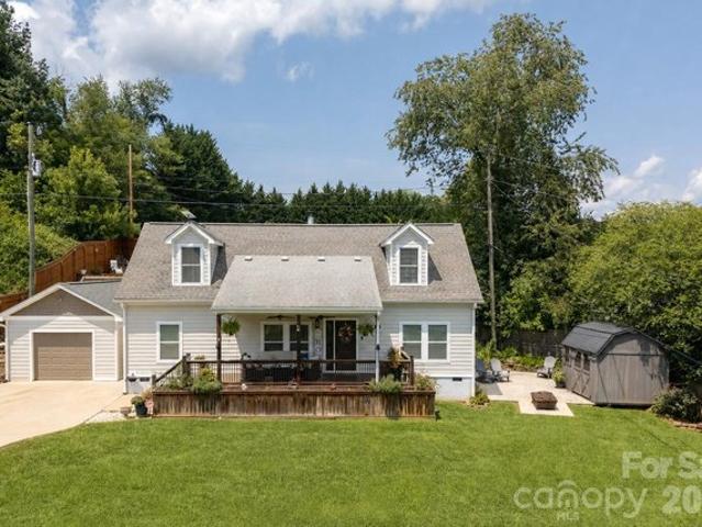 8 Blaines Way, Candler, NC 28715