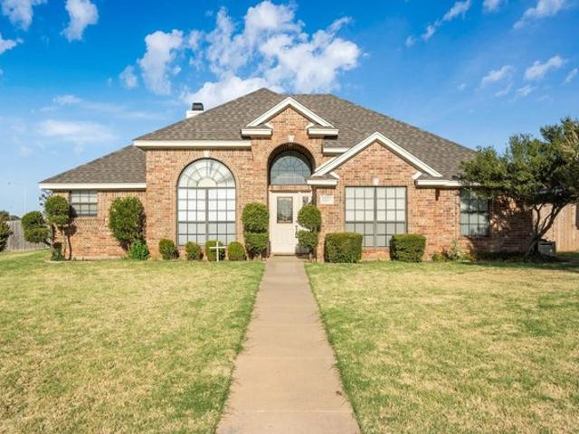 8 Blazing Star Ct, Wichita Falls, TX 76310