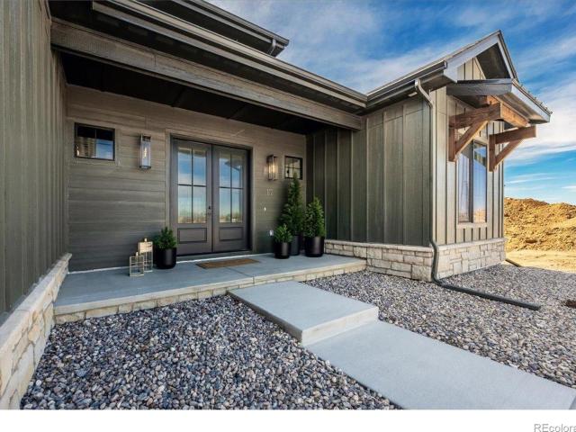 8 Blue Fortune Court