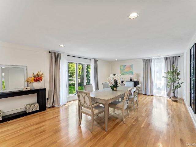 8 Bolton Drive