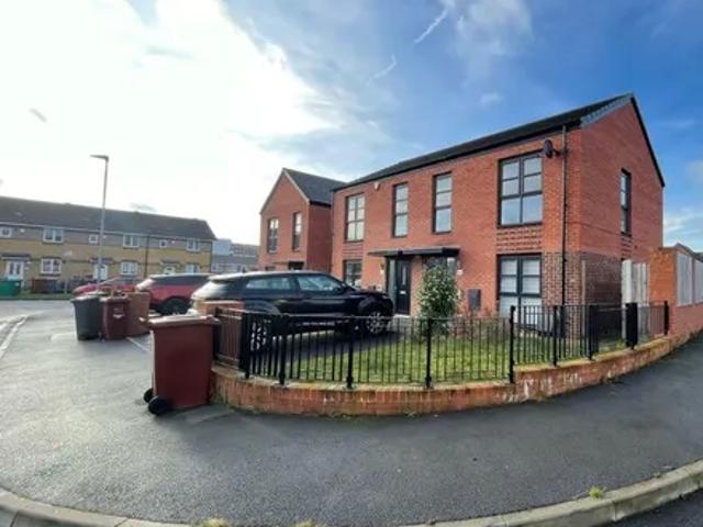 8 Bourdon Street, Manchester, M40 7DB, United Kingdom | 2 bed duplex for rent #140399270 | Rentberry